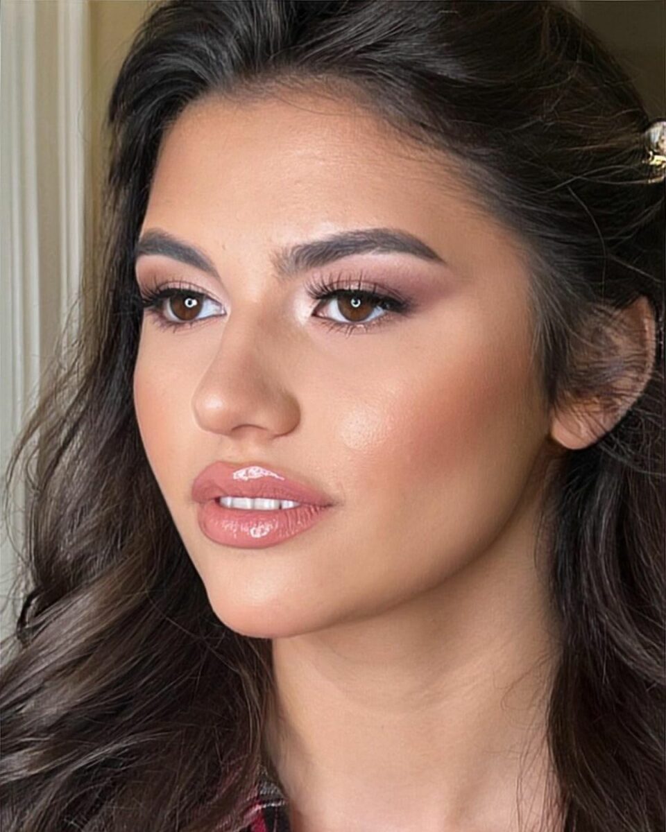 40 Rose Gold Makeup Ideas To Make You Stop And Smell The Rosé