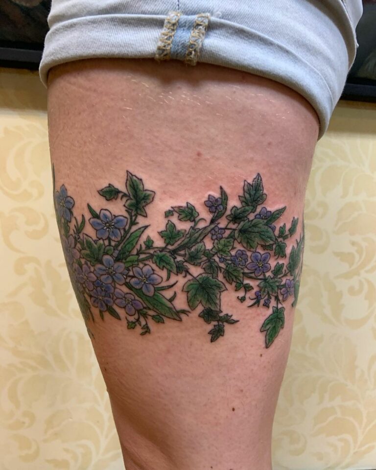 19 Delicate Garter Tattoo Ideas To Enhance Your Womanly Charm