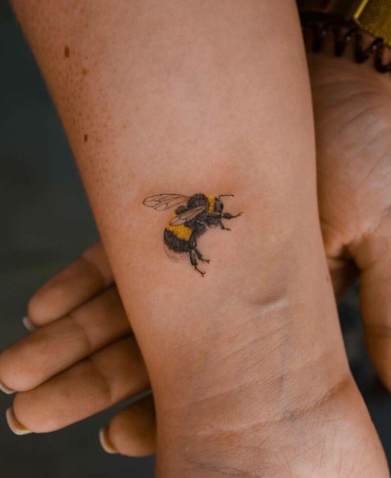 18 Micro-realistic Tattoos: Small Art with Big Impact