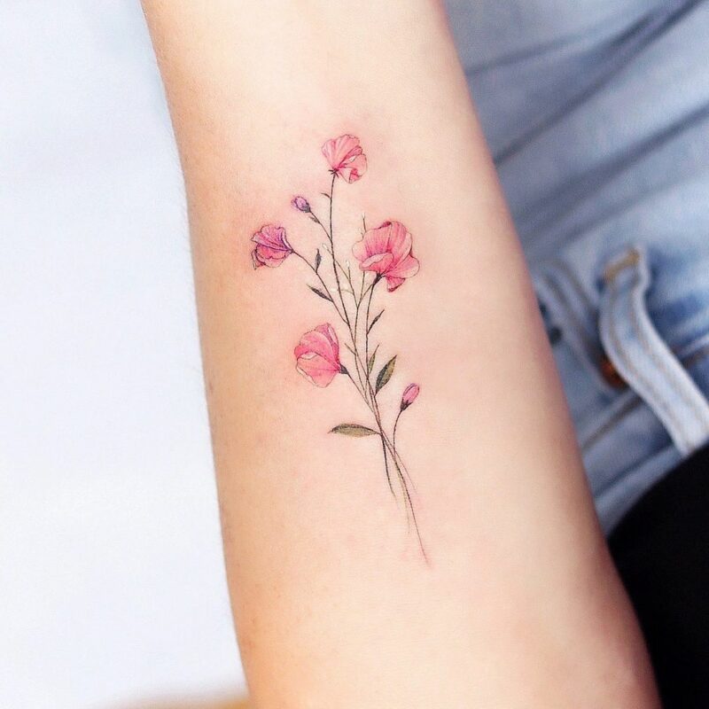 19 Delicate Sweet Pea Tattoo Ideas For a Garden of Delight