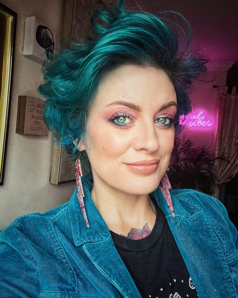 30 Vibrant Colored Pixie Cuts For A Bold Look