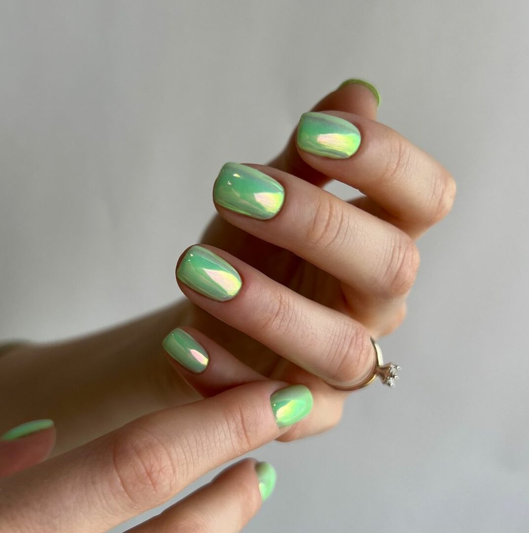 40 Gorgeous Green Chrome Nail Ideas To Make Everyone Green With Envy
