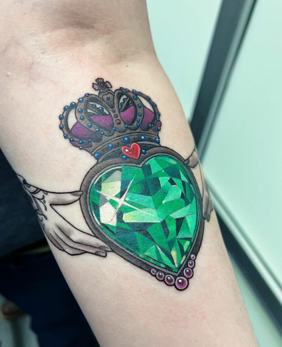 19 Enchanting Emerald Tattoo Ideas To Whisk You Away to Fantasy