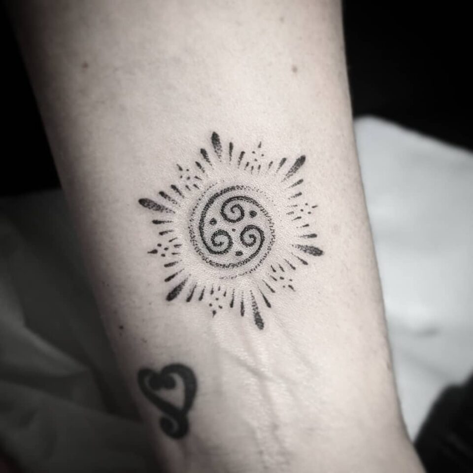 18 Unique Triskelion Tattoos To Make You Feel Inspired