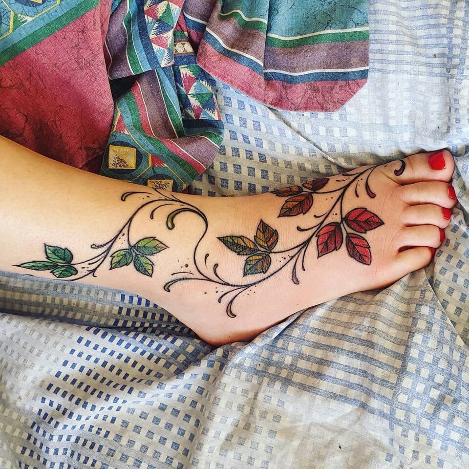 20 Stunning Poison Ivy Tattoo Ideas To Express Your Wild Side