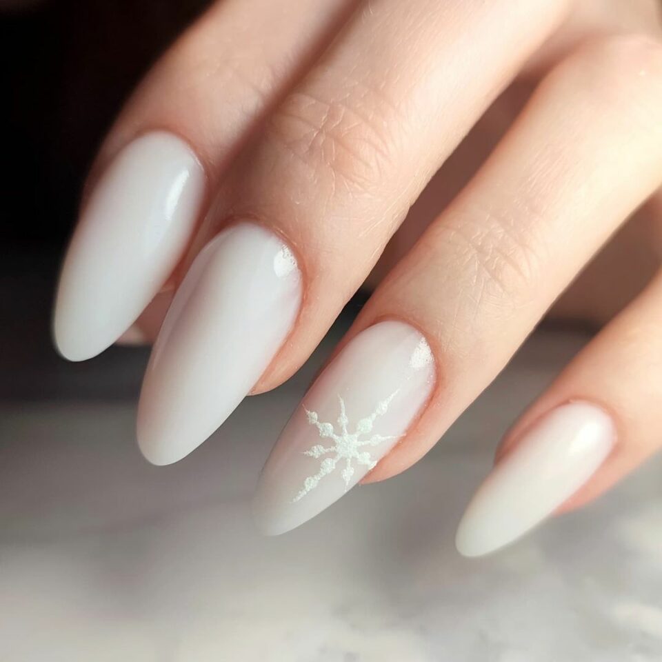 36 Stunning Winter Gel Nail Ideas To Shine All Season Long