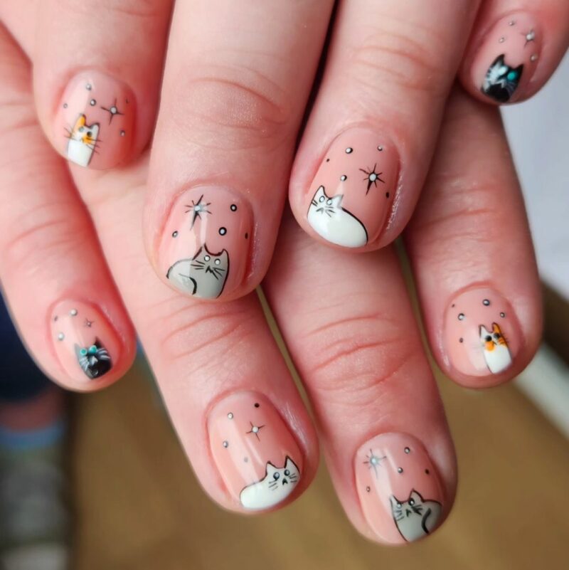 31 Purrfectly Cute Cat-Themed Nail Designs