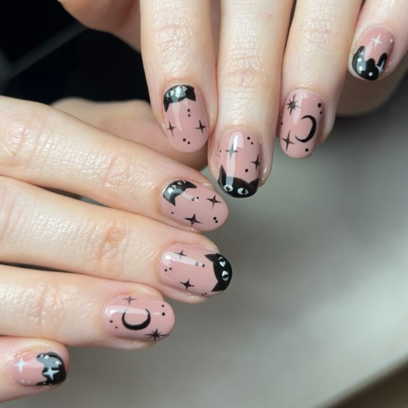 31 Purrfectly Cute Cat-Themed Nail Designs
