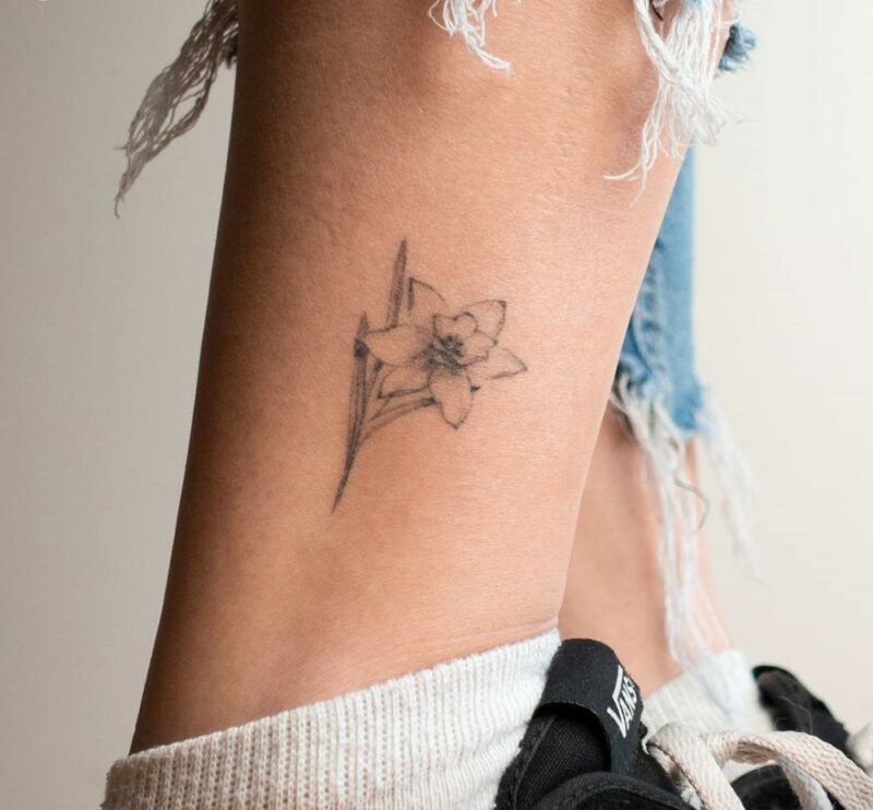 20 Gorgeous March Birth Flower Tattoo Designs