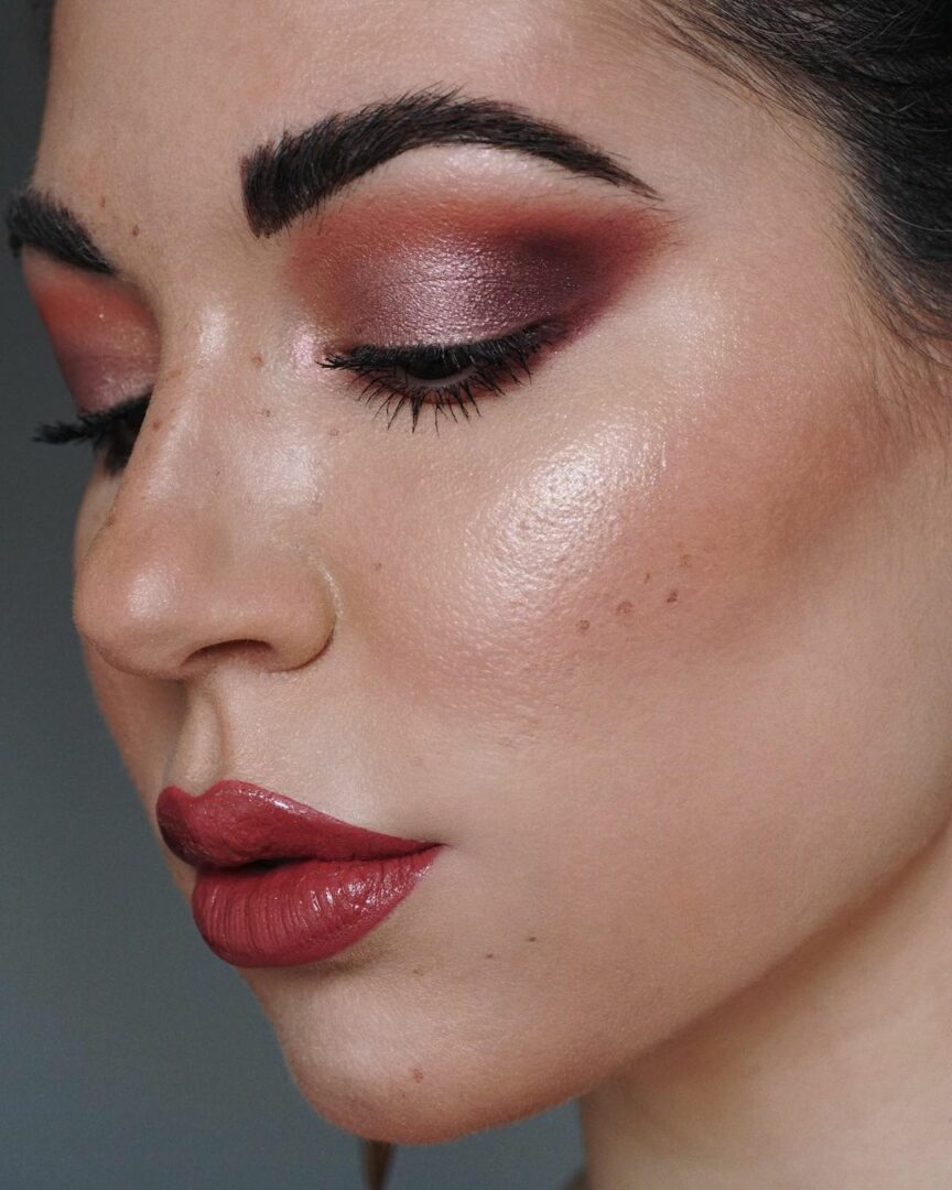 40 Looks That Prove The Monochrome Makeup Trend Is A Must-Try