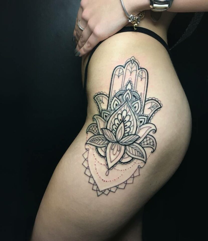 20 Hamsa Hand Tattoo Designs That Have The Magic Touch