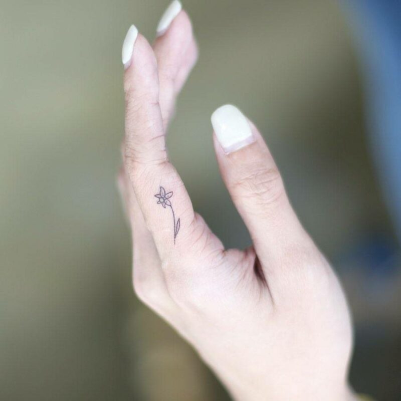 20 Gorgeous March Birth Flower Tattoo Designs