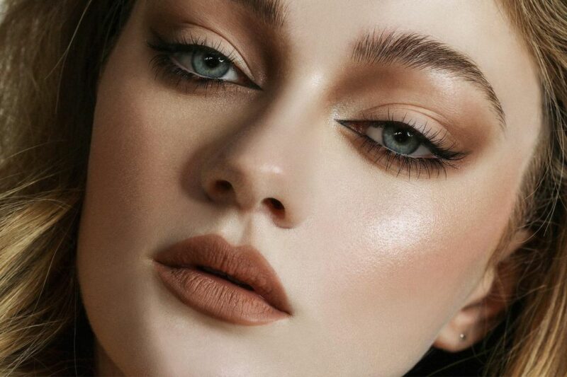 40 Looks That Prove The Monochrome Makeup Trend Is A Must-Try