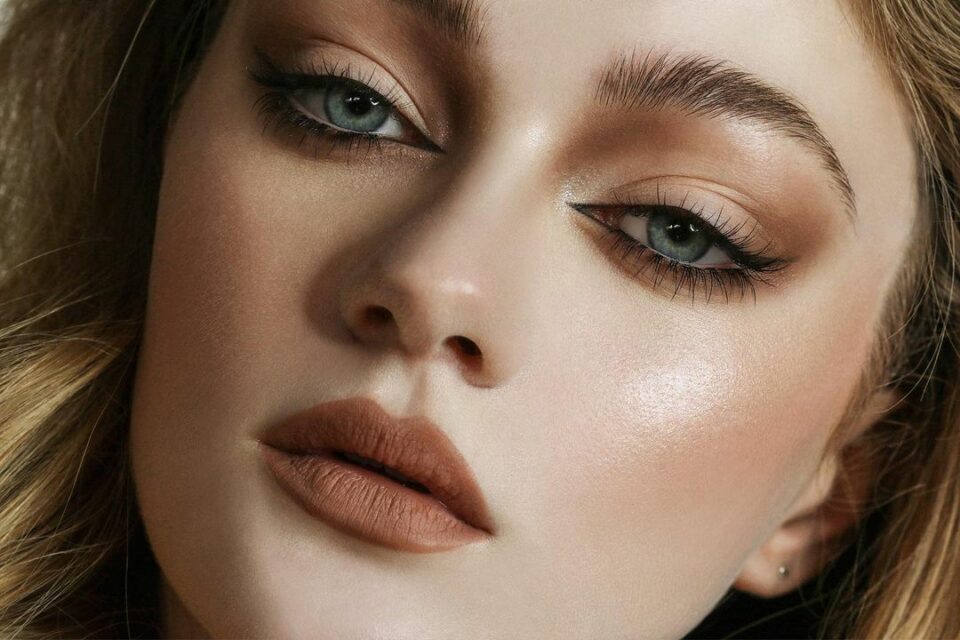 40 Looks That Prove The Monochrome Makeup Trend Is A Must-Try