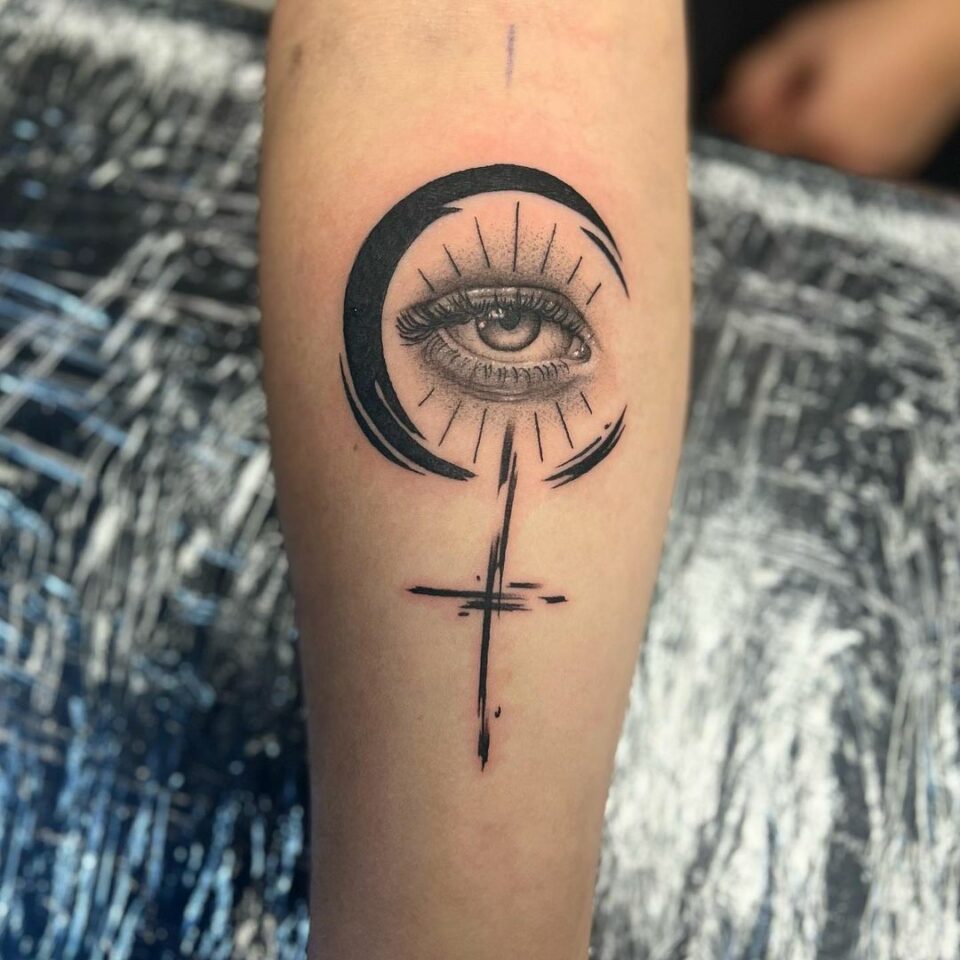 19 Alluring Lilith Tattoo Ideas For Female Empowerment