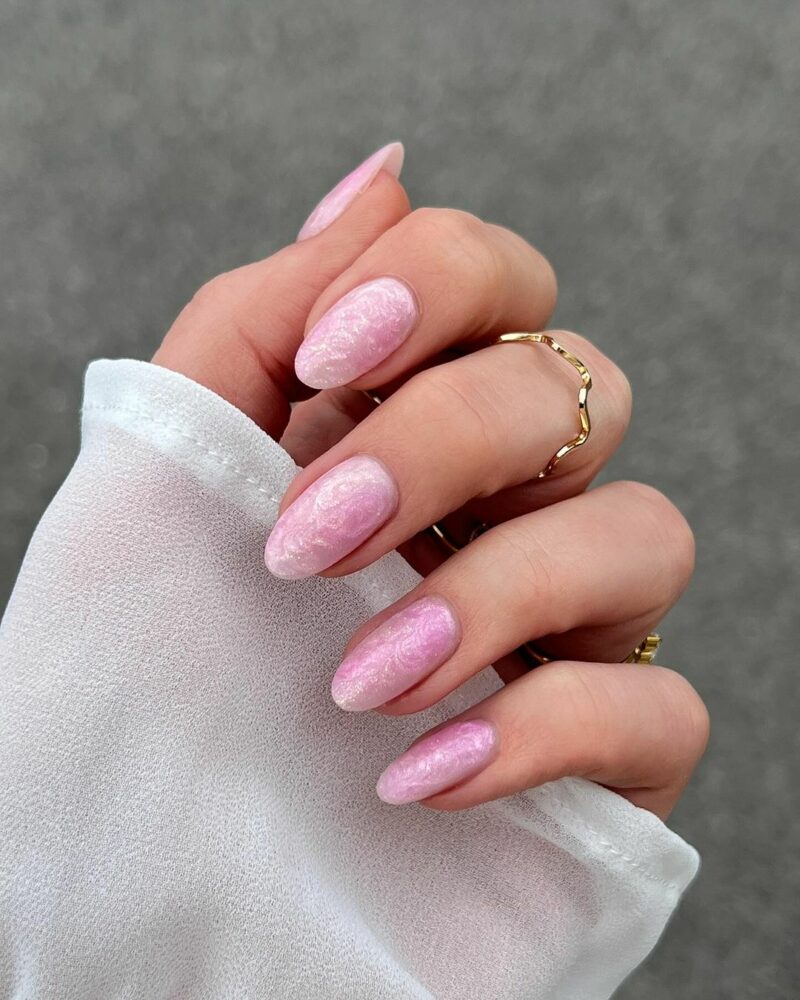 35 Captivating Medium-Length Nails That Will Draw All Eyes