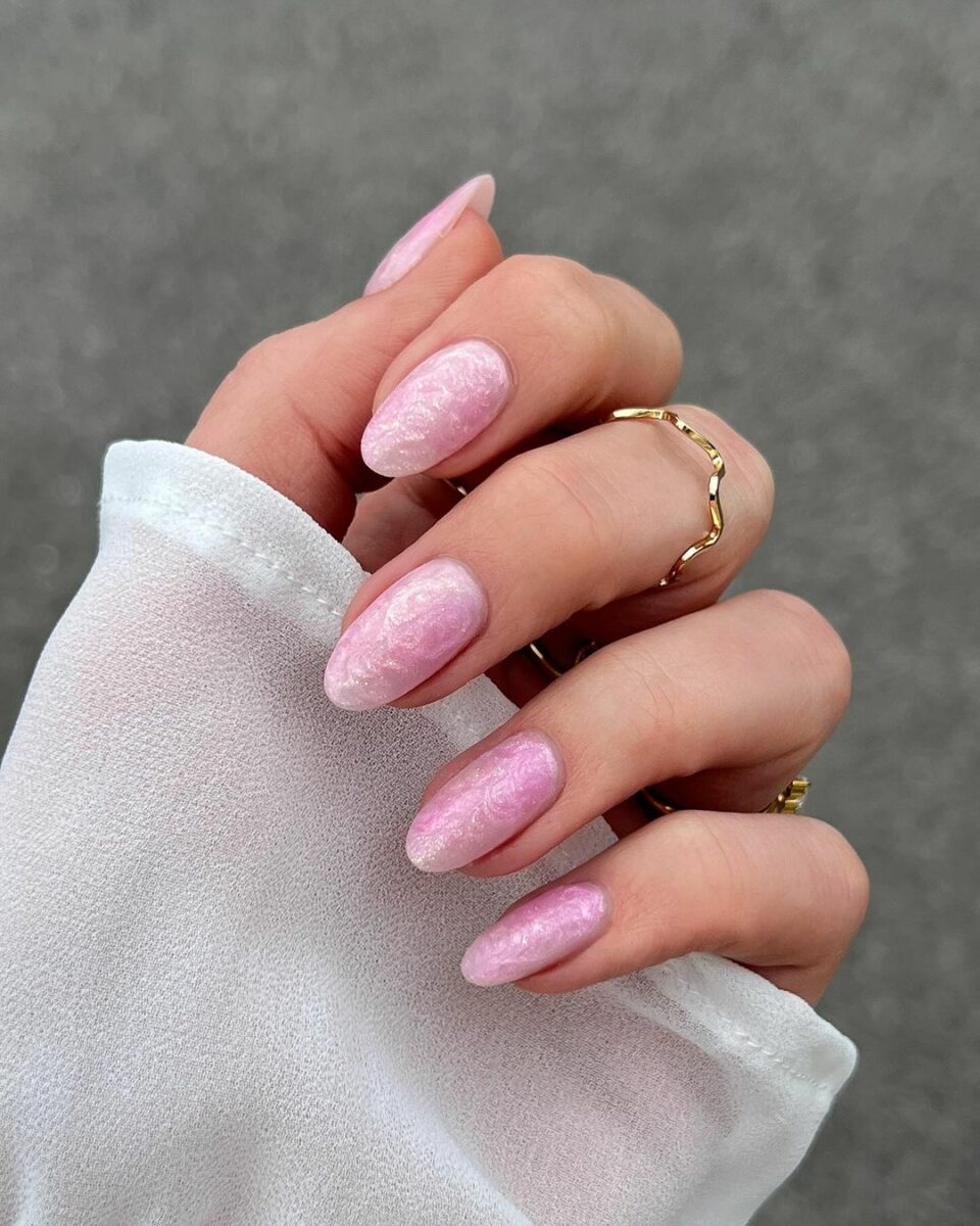 35 Captivating Medium-Length Nails That Will Draw All Eyes