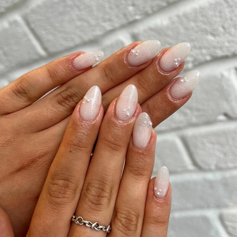 40 Mesmerizing Pearl Nails That Will Get You Out Your Shell