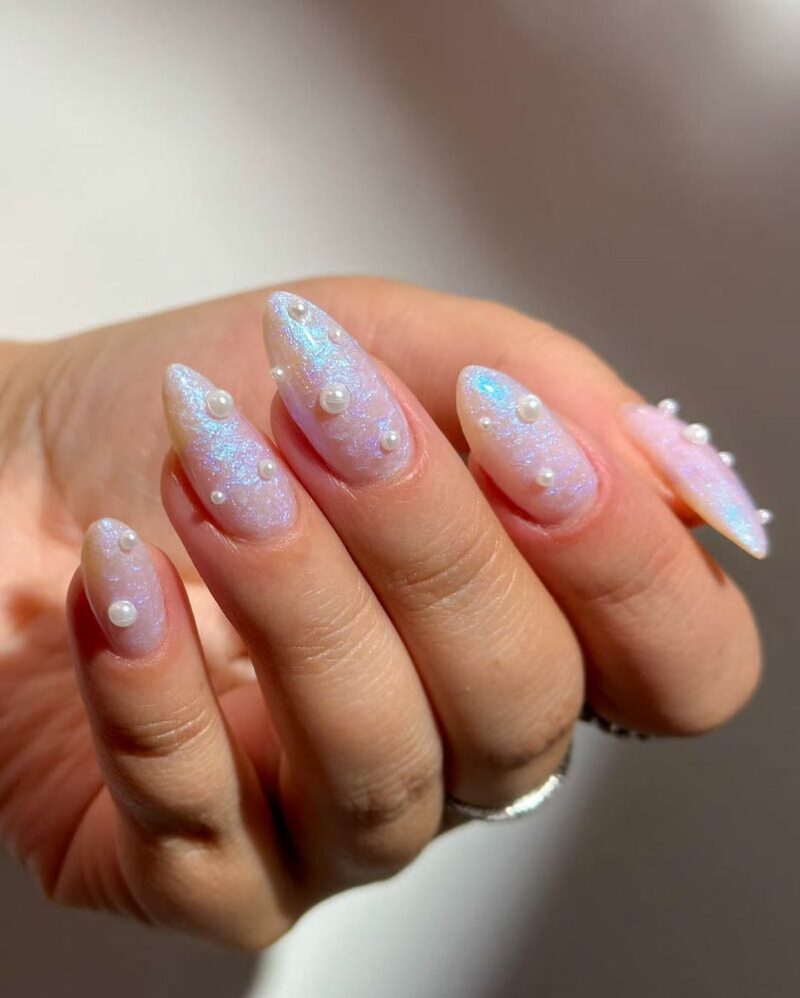 40 Mesmerizing Pearl Nails That Will Get You Out Your Shell