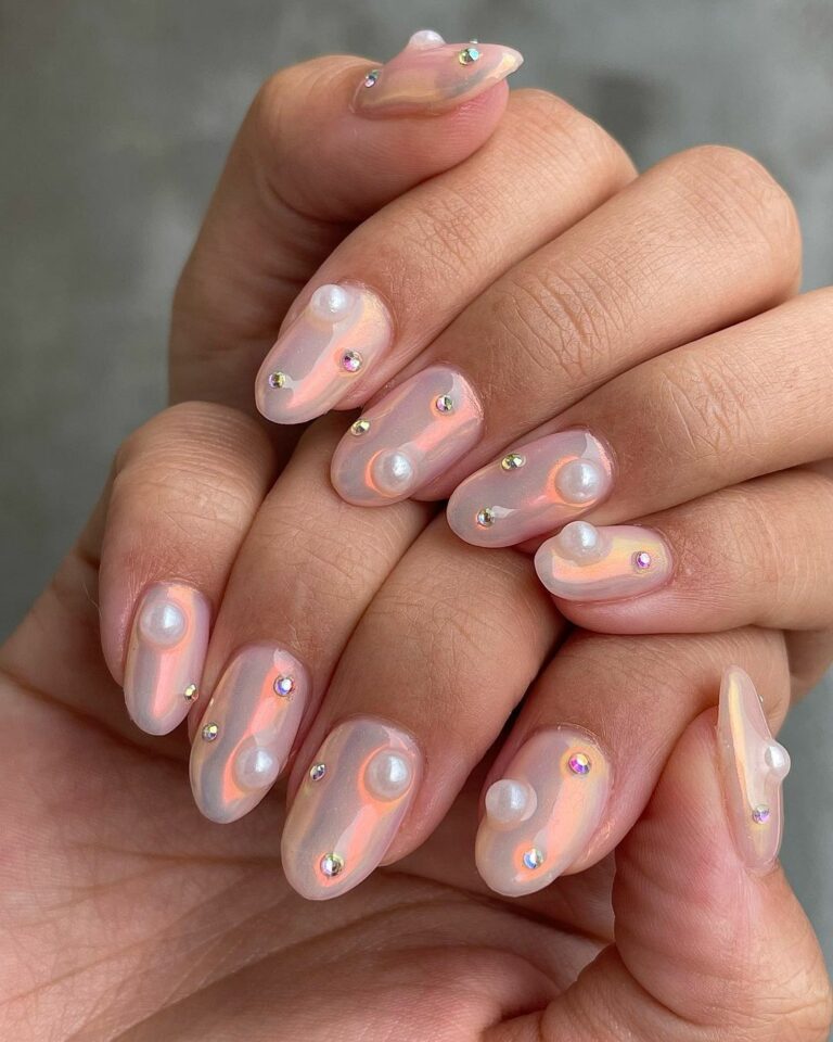 40 Mesmerizing Pearl Nails That Will Get You Out Your Shell
