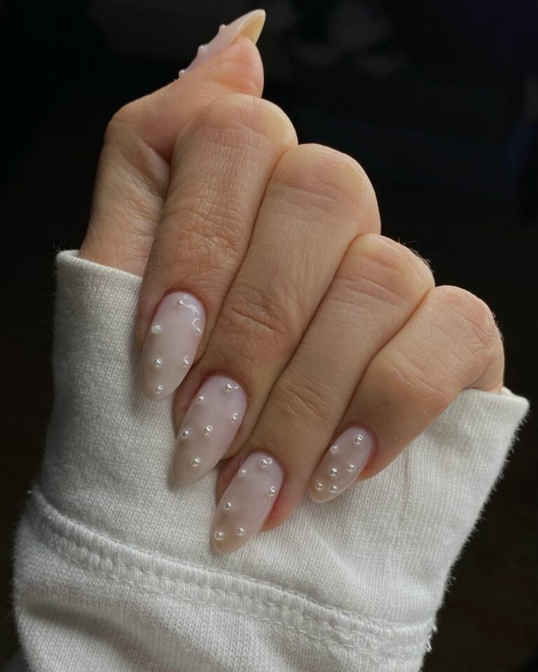 40 Mesmerizing Pearl Nails That Will Get You Out Your Shell