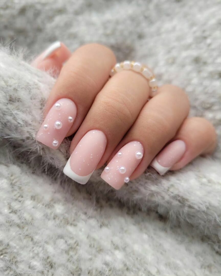 40 Mesmerizing Pearl Nails That Will Get You Out Your Shell