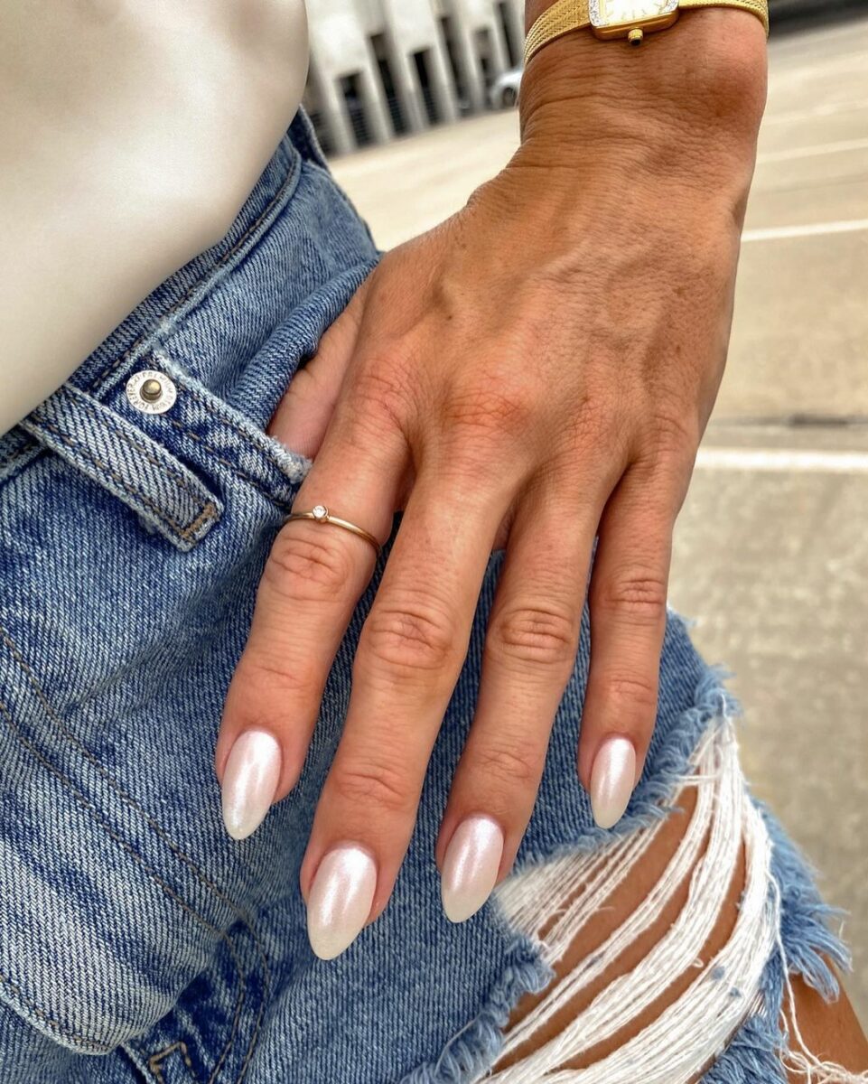 40 Mesmerizing Pearl Nails That Will Get You Out Your Shell