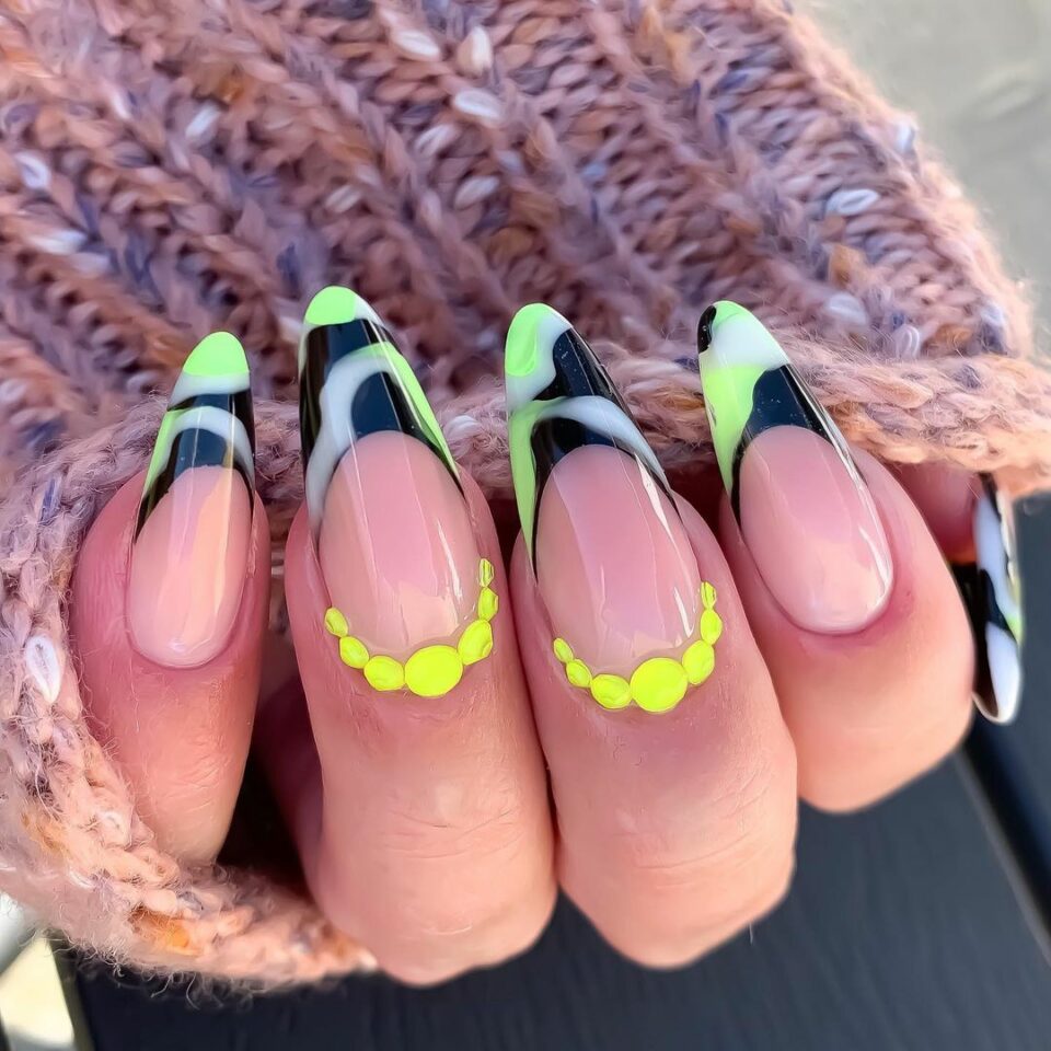 34 Amazing Color-Blocking Nails For A Fun Appearance