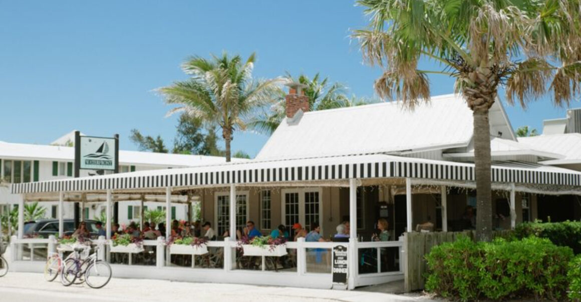 13 Maine Seafood Restaurants That Bring the Ocean to Your Plate