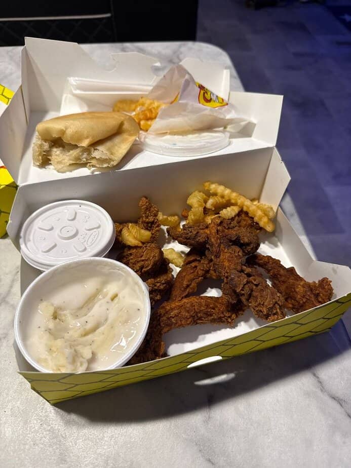 Locals Say These 8 Texas Restaurants Have the Best Fried Chicken